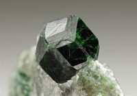 Facts About Uvarovite: Meanings, Properties, and Benefits - Gemstagram