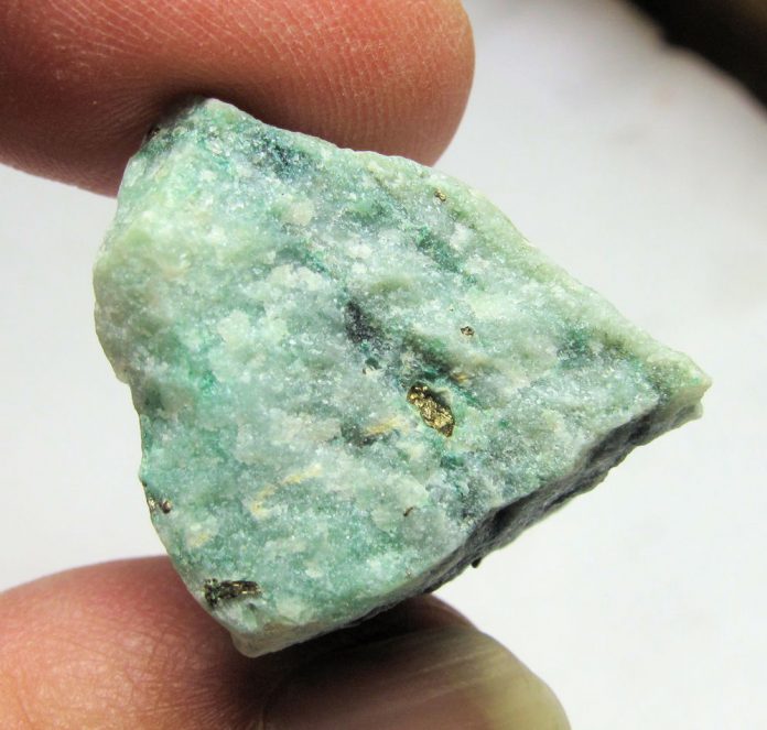 Facts About Mariposite: Meanings, Properties, and Benefits - Gemstagram