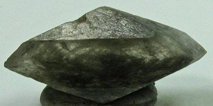 Blodite: Meanings, Properties, and Benefits - Gemstagram