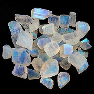 Facts About Moonstone Crystals: Meanings, Properties, and Benefits