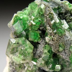 Facts About Grossularite Garnet: Meanings, Properties, and Benefits